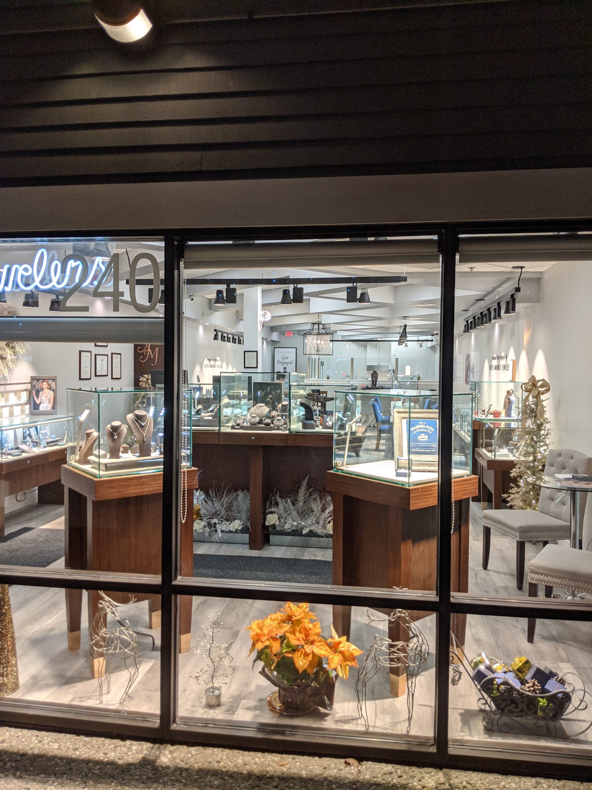 Why Shop In-Store for Your Jewelry? | After Midnight Jewelers